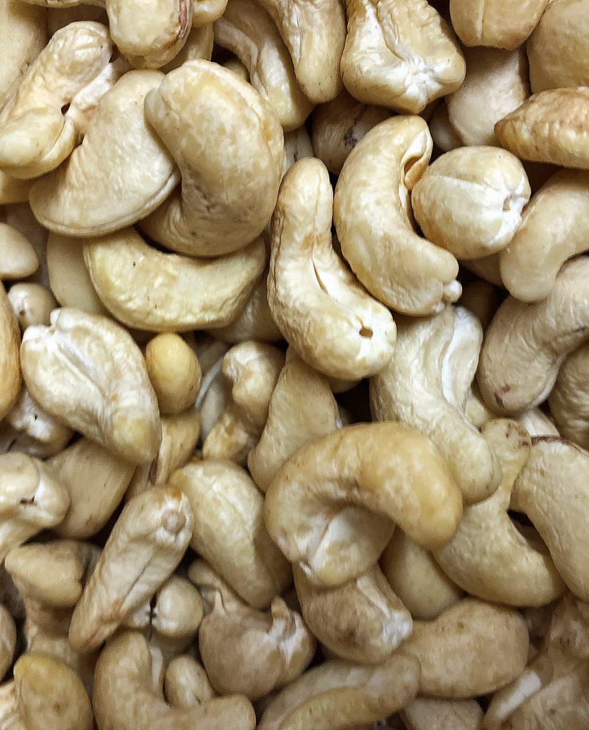 Cashews, Raw. - The Organic Store McLaren Vale